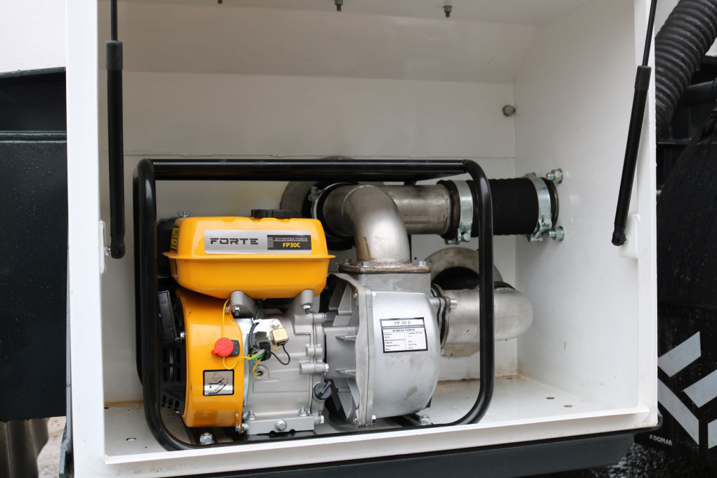 UAN tank semi-trailer